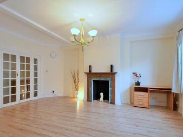 Wellington Court, St John´s Wood, 3 Bedroom Flat