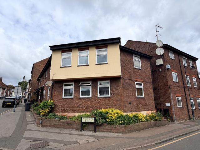 Wellington Court, Wellington Street, Luton, Bedfordshire LU1, 1 bed flat to rent, £1,000 pcm | PrimeLocation