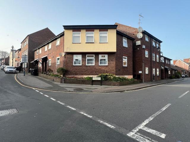 Wellington Court, Wellington Street, Luton LU1, 2 bed flat to rent, £1,100 pcm | PrimeLocation