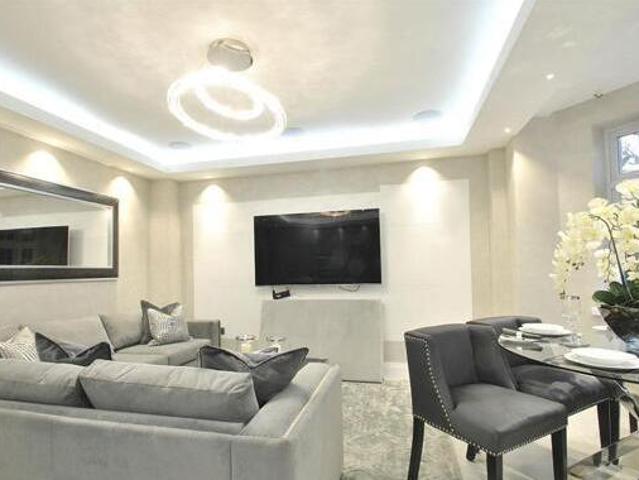 Wellington Court, Wellington Road, 2 Bedroom Flat
