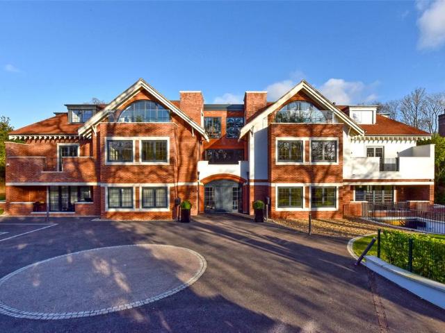 Wellington Court, 66 Penn Road. 3 bed duplex to rent £7,500 pcm £1,731 pw