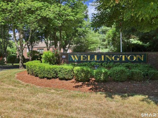 Wellington Dr Unit,farmington, Condo For Sale