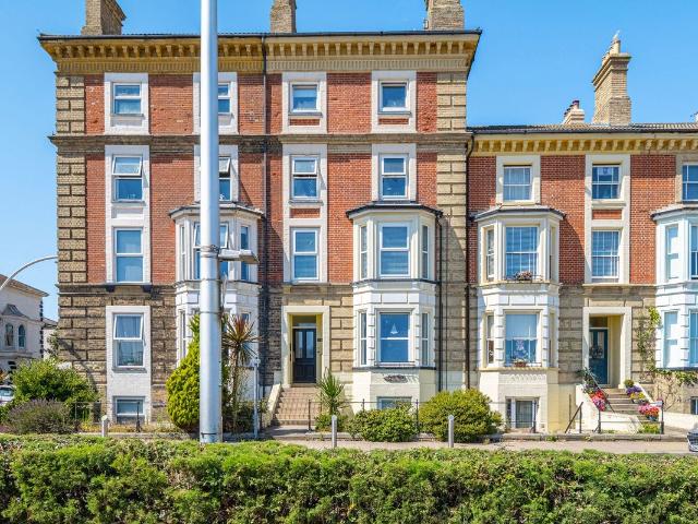 Wellington Esplanade, Lowestoft NR33, 1 bed flat to rent, £700 pcm | PrimeLocation
