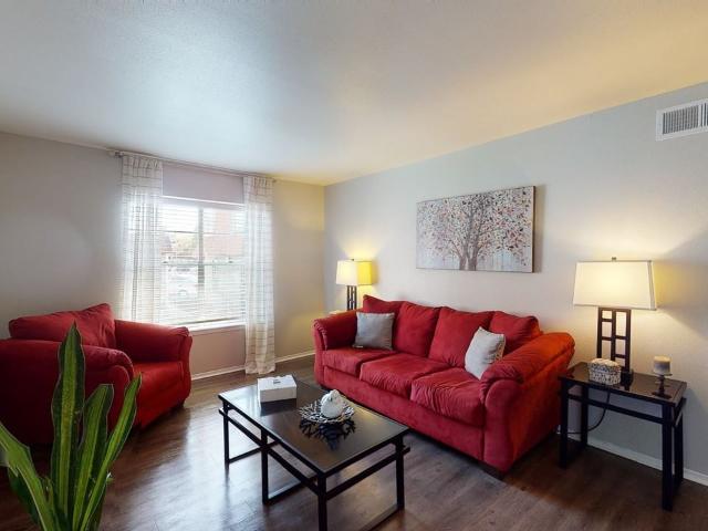 Wellington Estates 3 Bedroom Apartment for Rent at 6623 Callaghan Rd, San Antonio, TX 78229