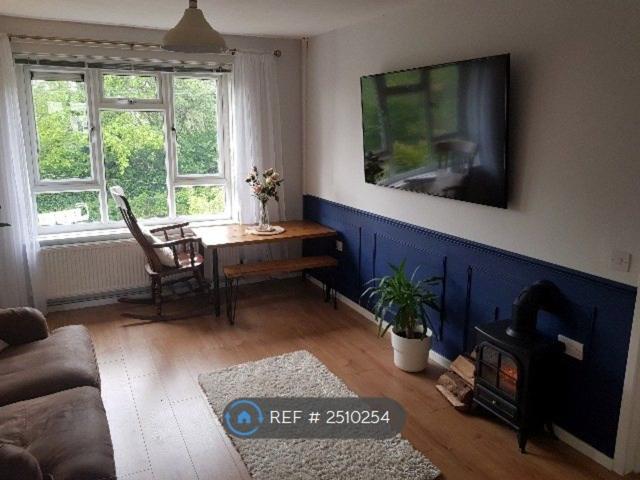 Wellington Grove, Leeds LS13, Room to rent, £550 pcm | PrimeLocation