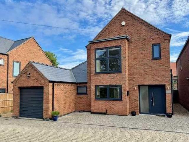Wellington House, Cheapside, 3 Bedroom Detached