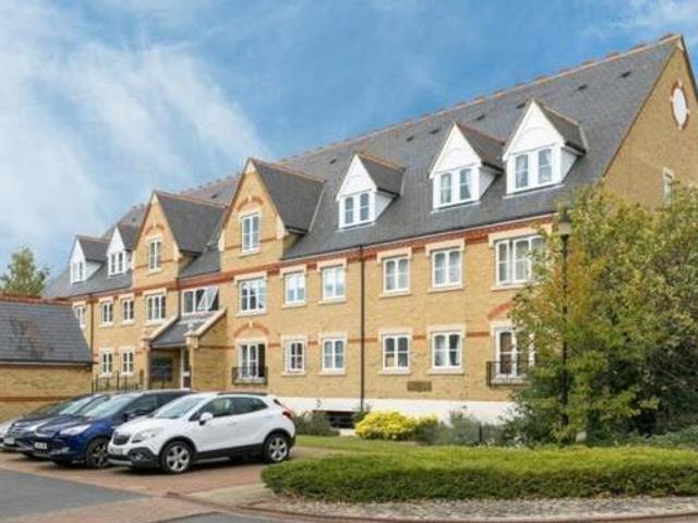 Wellington House, Exeter Close, 2 Bedroom Flat