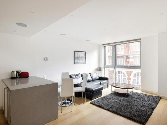 Wellington House, London SW1E 2 bed apartment to rent £5,547 pcm £1,280 pw