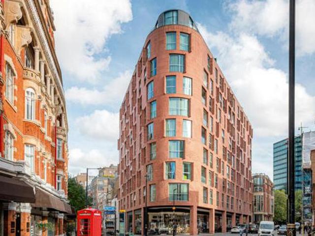 Wellington House, Penthouse, Buckingham Gate, 2 Bedroom Flat