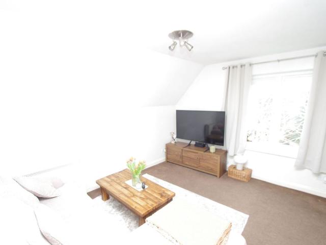 Wellington House, Watford, Watford WD24, 1 bed flat to rent, £1,250 pcm | PrimeLocation