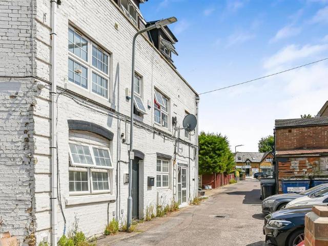 Wellington Passage, London Studio to rent £1,195 pcm £276 pw