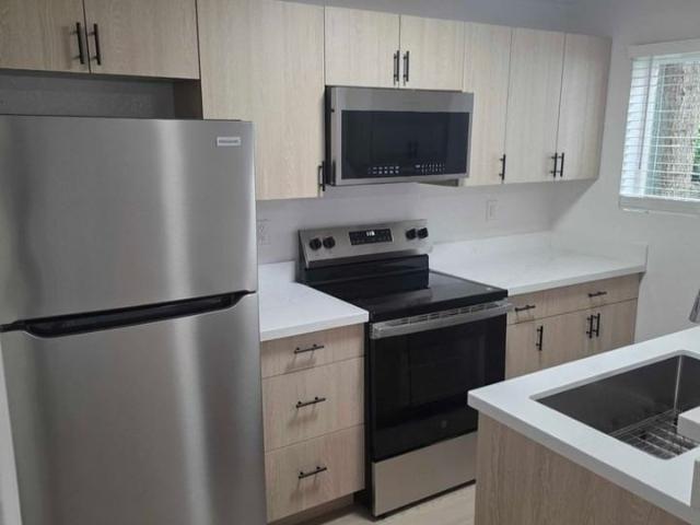 Wellington Place Apartments 3 Bedroom Apartment for Rent at 327 S 177th Pl, Burien, WA 98148