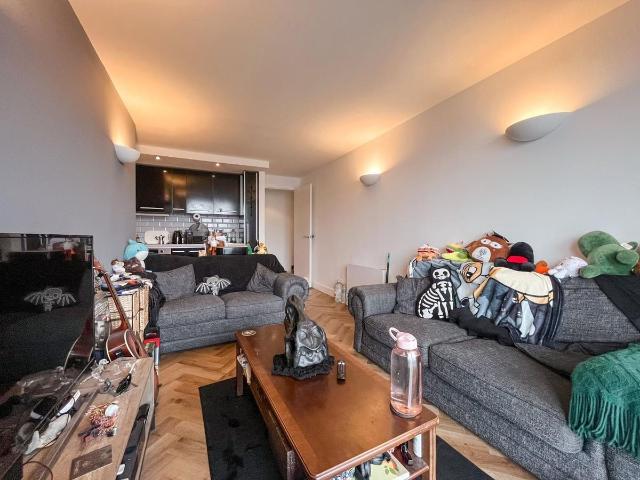 Wellington Quarter, West Point, Leeds LS1, 2 bed flat to rent, £1,300 pcm | PrimeLocation