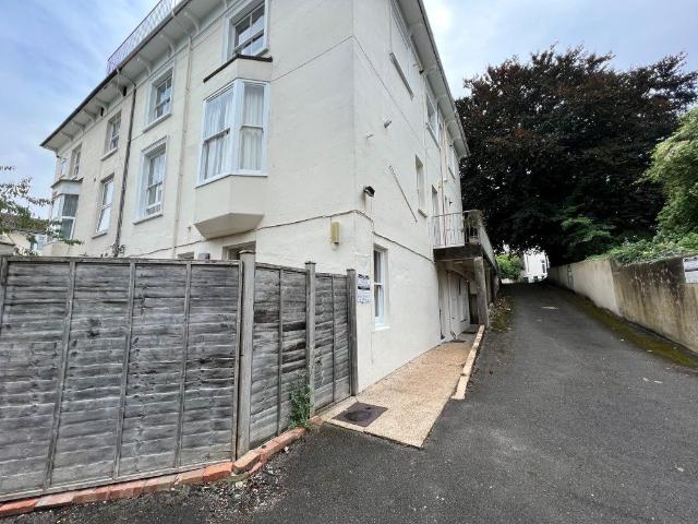Wellington Road, Brighton BN2, 1 bed flat to rent, £1,200 pcm | PrimeLocation