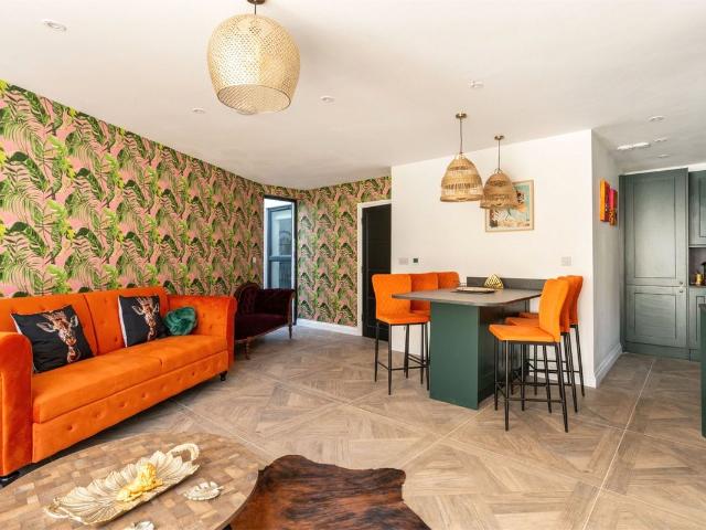 Wellington Road, Brighton BN2, 2 bed flat to rent, £2,250 pcm | PrimeLocation