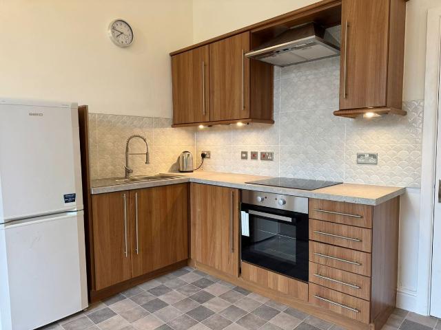 Wellington Road, Dewsbury WF13, 1 bed flat to rent, £600 pcm | PrimeLocation