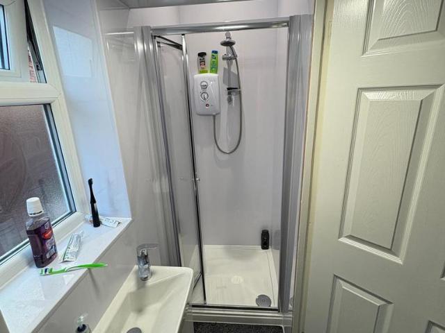 Wellington Road M14 6 bed semi detached house to rent £3,660 pcm £845 pw