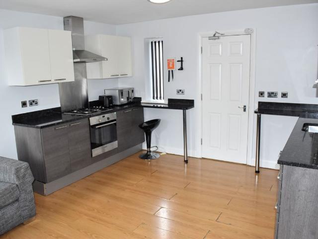 Wellington Road, Manchester M14, 5 bed town house to rent, £3,900 pcm | PrimeLocation