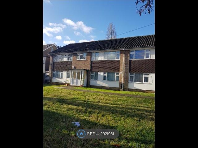 Wellington Road South, Hounslow TW4, 2 bed flat to rent, £1,800 pcm | PrimeLocation