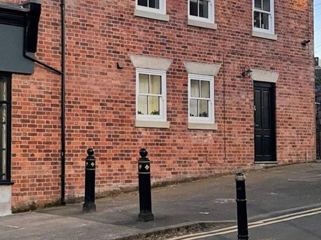 Wellington Road South, Stockport SK1, 1 bed flat to rent, £875 pcm | PrimeLocation