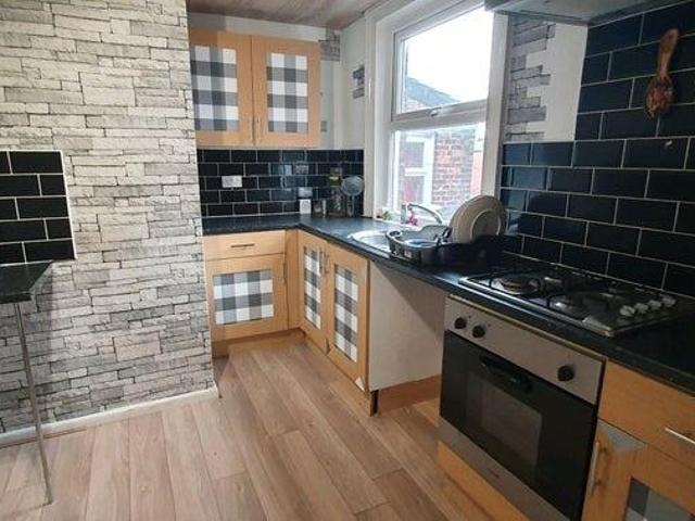 Wellington Road South, Stockport, SK2 1 bed flat to rent £1,195 pcm £276 pw
