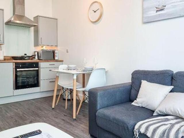 Wellington Road South, Stockport, 1 Bedroom Serviced