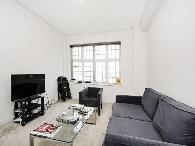 Wellington Road, St John's Wood. 2 bed flat to rent £3,012 pcm £695 pw