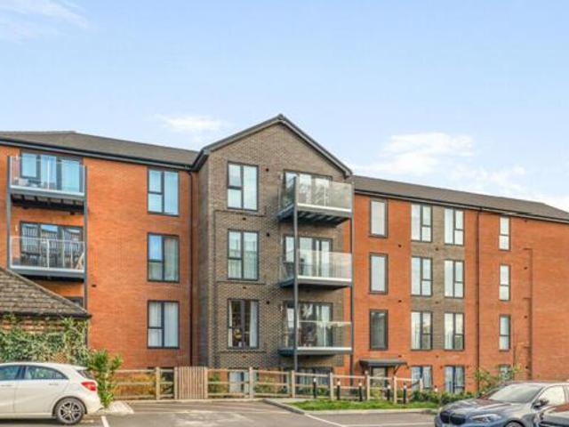 Wellington Road, Wokingham, 3 Bedroom Apartment