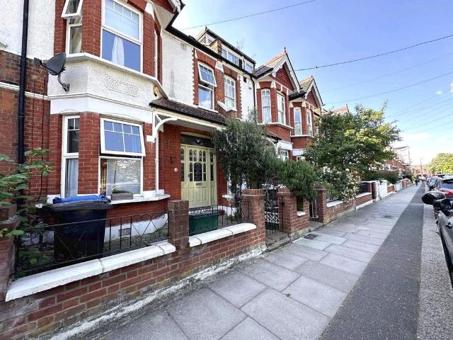 Wellington Road, Wimbledon Park, SW19 4 bed terraced house to rent £4,000 pcm £923 pw