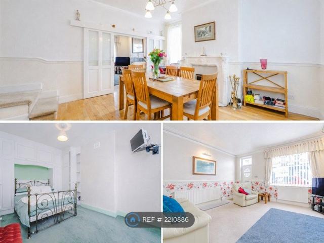 Wellington St, Manchester M26, 4 bed end terrace house to rent, £1,350 pcm | PrimeLocation
