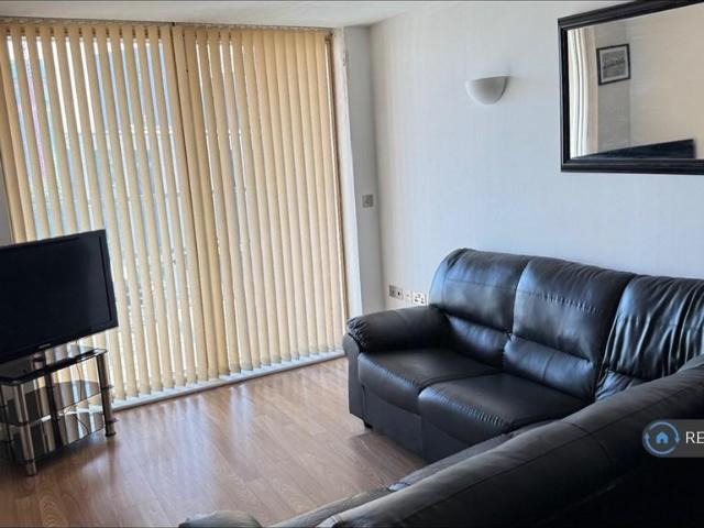 Wellington St, Leeds, LS1 2 bed flat to rent £1,260 pcm £291 pw