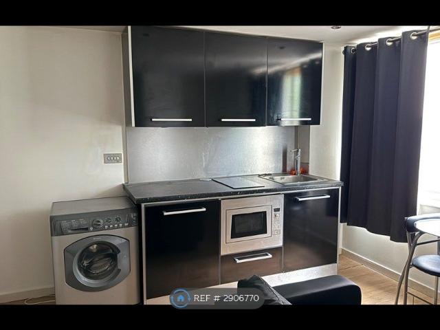 Wellington St, Leeds LS1, Studio to rent, £750 pcm | PrimeLocation