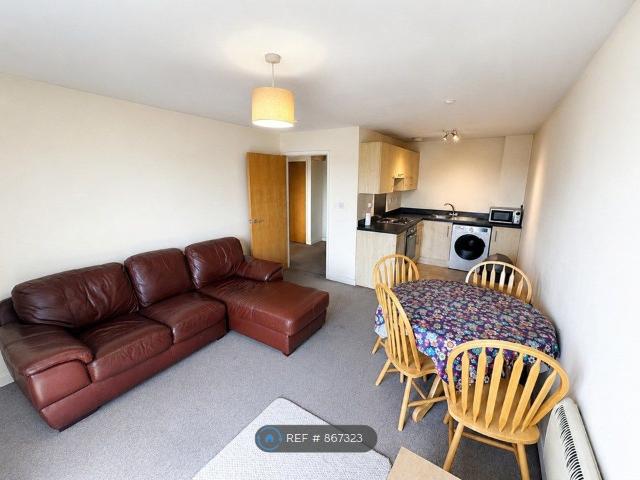 Wellington St, Swindon SN1, 1 bed flat to rent, £800 pcm | PrimeLocation