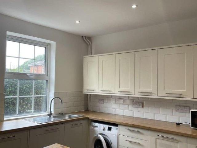 Wellington Street 5 bed house share to rent £2,380 pcm £549 pw