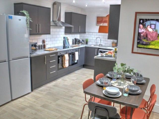 Wellington Street, Wakefield WF2, Room to rent, £563 pcm | PrimeLocation