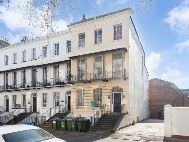 Wellington Street GL50, Studio to rent, £725 pcm | PrimeLocation