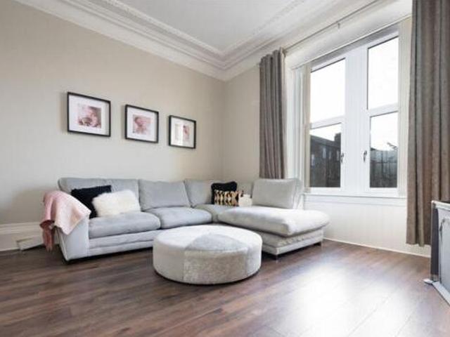 Wellington Street, Greenock, 2 Bedroom Flat