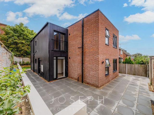 Wellington Street, Ipswich IP1, 3 bed flat to rent, £1,400 pcm | PrimeLocation