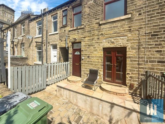 Wellington Street, Lindley, Huddersfield HD3, 2 bed terraced house to rent, £700 pcm | PrimeLocation
