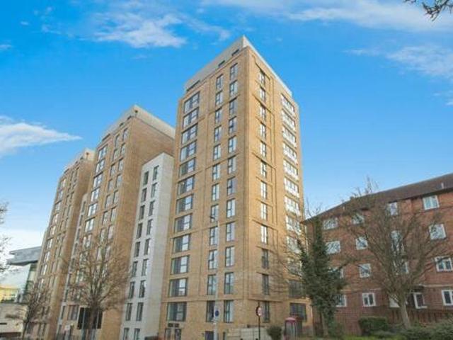 Wellington Street, London, 2 Bedroom Flat
