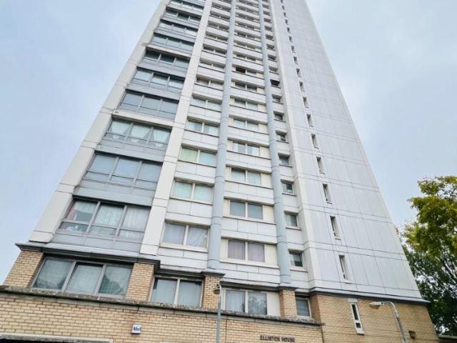 Wellington Street, London SE18 3 bed flat to rent £1,950 pcm £450 pw