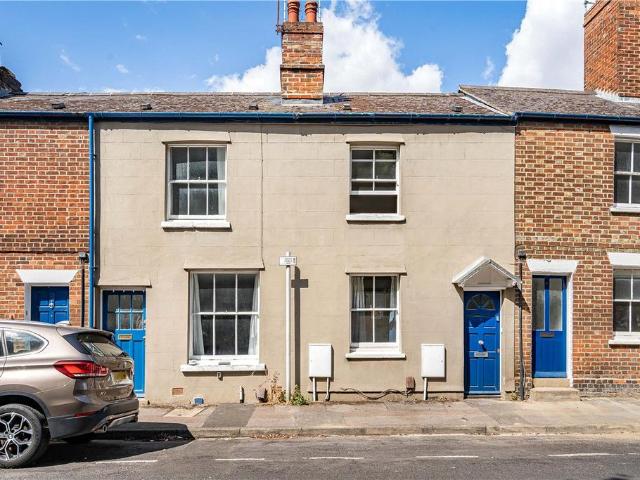 Wellington Street, Oxford. 2 bed terraced house to rent £2,150 pcm £496 pw