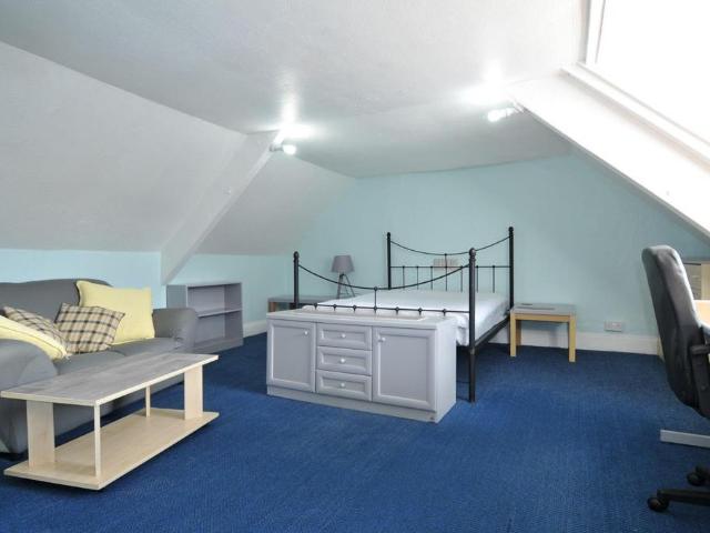 Wellington Street, Plymouth PL4 4 bed house to rent £2,652 pcm £612 pw