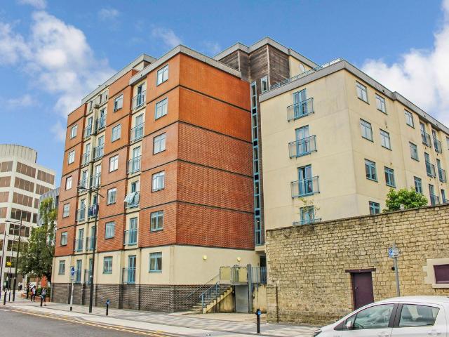 Wellington Street, Swindon SN1, 1 bed flat to rent, £825 pcm | PrimeLocation