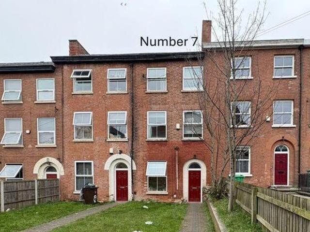 Wellington Square, Nottingham, 8 Bedroom House