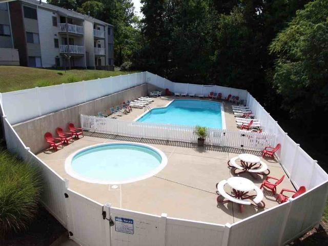 Wellington Woods 2 Bedroom Apartment for Rent at 1704 Lafayette Blvd, Fredericksburg, VA 22401