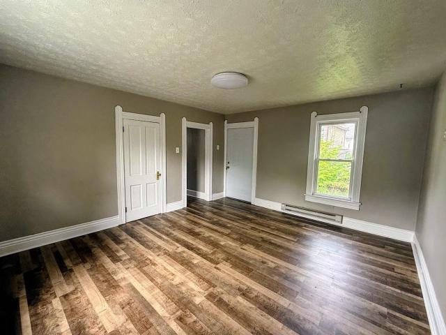 Wellman Duplex 1 Bedroom Apartment for Rent at 610 Wellman Ave Se, Massillon, OH 44646