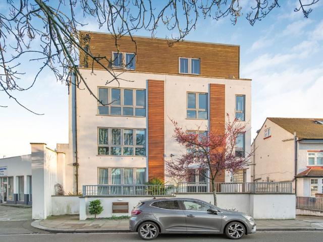 Wellmeadow Road, Hanwell W7, 1 bed flat to rent, £1,675 pcm | PrimeLocation