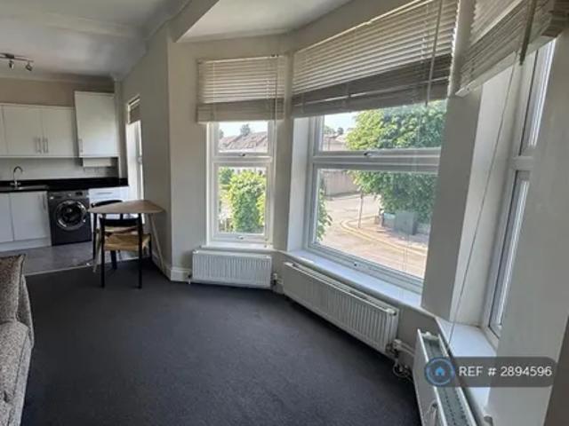 Wellmeadow Road, London, SE6 1LF, United Kingdom | 2 bed duplex for rent #167695562 | Rentberry