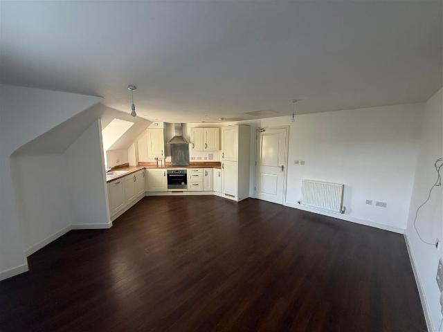 Wells View Drive, Bromley BR2, 2 bed property to rent, £2,000 pcm | PrimeLocation